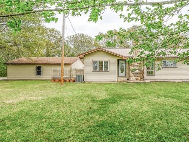 30 Camp Yocum Rd, Galena, MO 65656