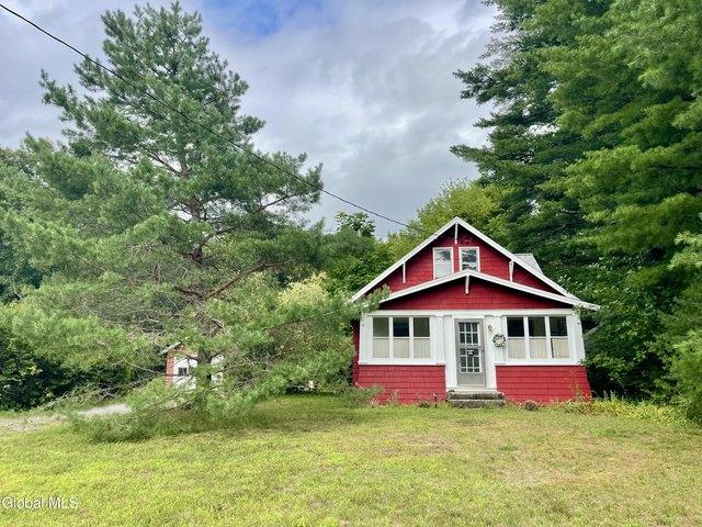 30 Charlton Rd, Glenville, NY 12302