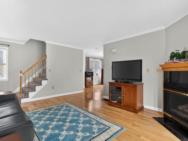 30 Charter Street # 14