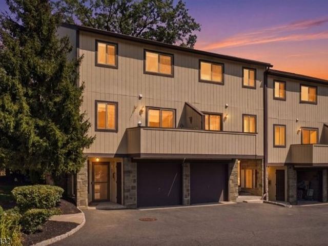 30 Chelsea Way, Bridgewater Twp, NJ 08807