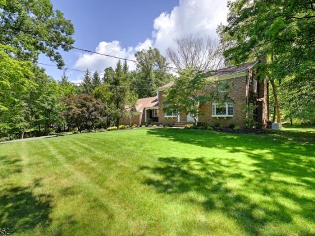 30 Cherry Tree Ln