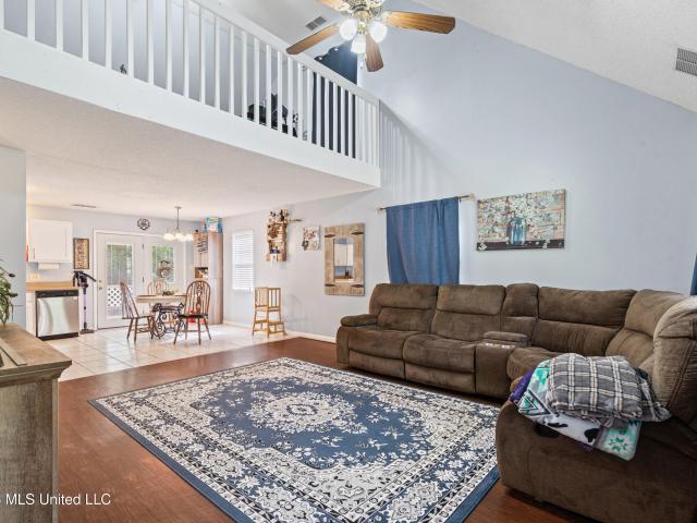 30 Coffelt Cove
