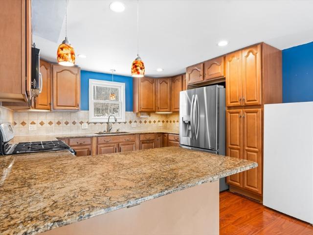 30 Cottage St