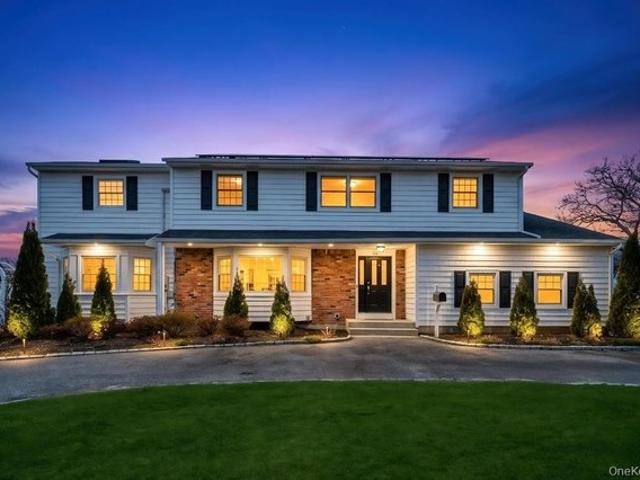 30 County Line Rd, Farmingdale, NY 11735