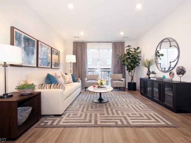 30 Court St C308