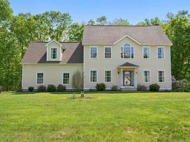 30 Cousins Rd, Colchester, CT 06415