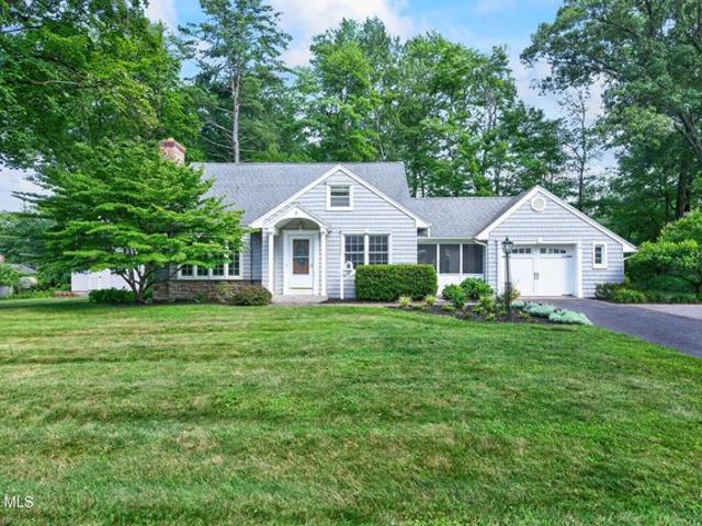 30 Clarkson Rd, Delmar, NY 12054
