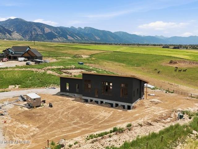 30 Clyde Cir, Freedom, WY 83120