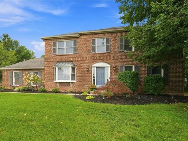 30 Creekside Ct, Douglass, PA 19525