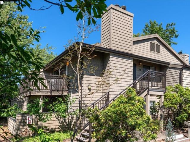 30 Crestfield Ct, Lake Oswego, OR 97035