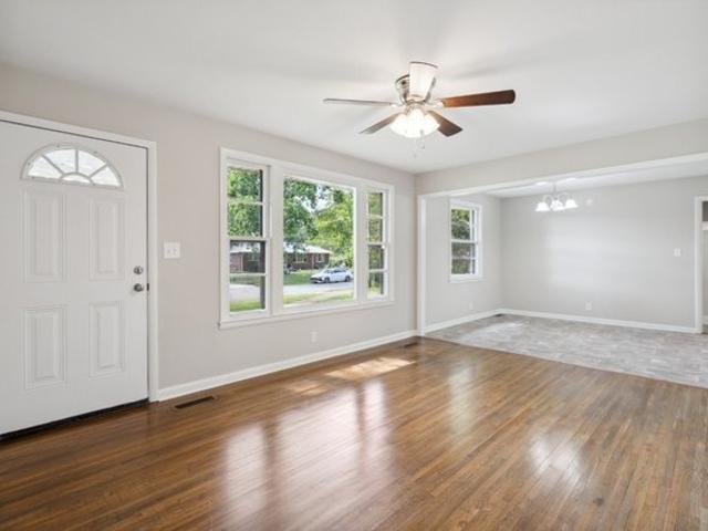30 Dalewood Dr, Clarksville, TN 37042