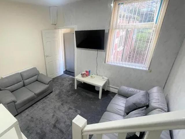 30 Dawlish Road, Metchley, B29 7AE, United Kingdom | 4 bed townhouse for rent #14515839 | Rentberry