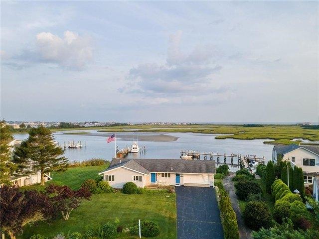 30 Dory Ct, South Kingstown, RI 02879