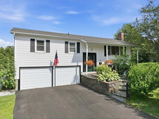 30 Drury Dr, Essex Junction, VT 05452