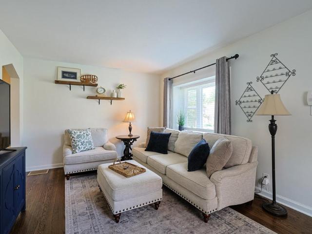 30 E Lakeside Avenue