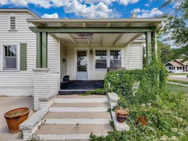 30 E 17th Ave, Hutchinson, KS 67501