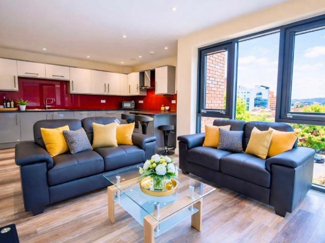 30 Ecco, 3 bedroom, Apartment