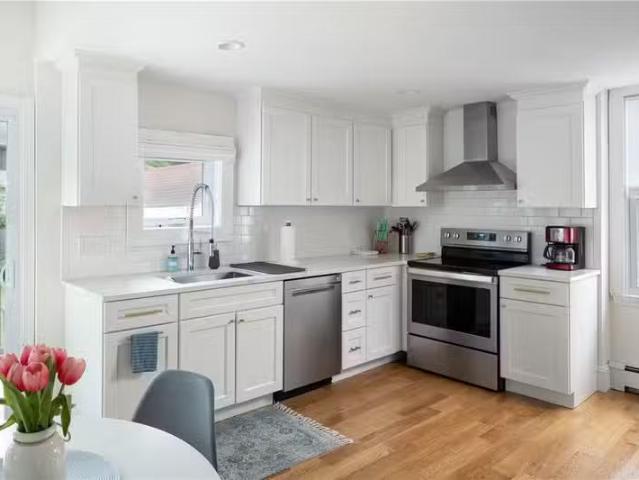 30 East Bowery Street, Newport, RI 02840