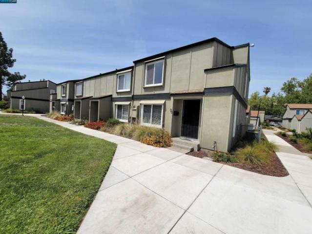 30 El Capitan Ln Antioch, CA 94509