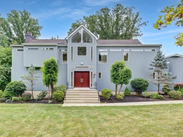 30 Ellsworth Dr