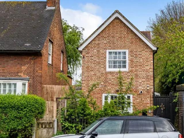 30 Erconwald Street, London, W12 0BY, United Kingdom | 2 bed house for rent #168128388 | Rentberry
