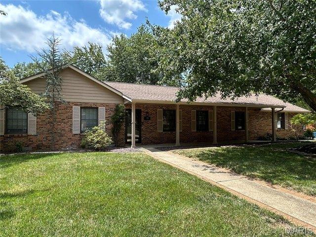 30 Fawn Meadows Dr, Swansea, IL 62226
