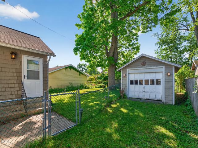 30 Fern Avenue