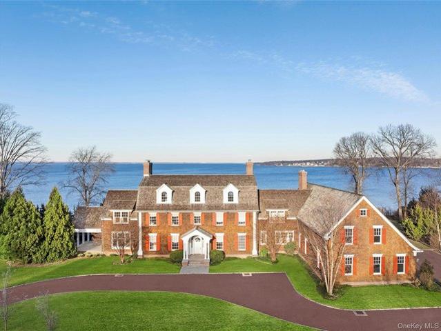 30 Forest Dr, Sands Point, NY 11050