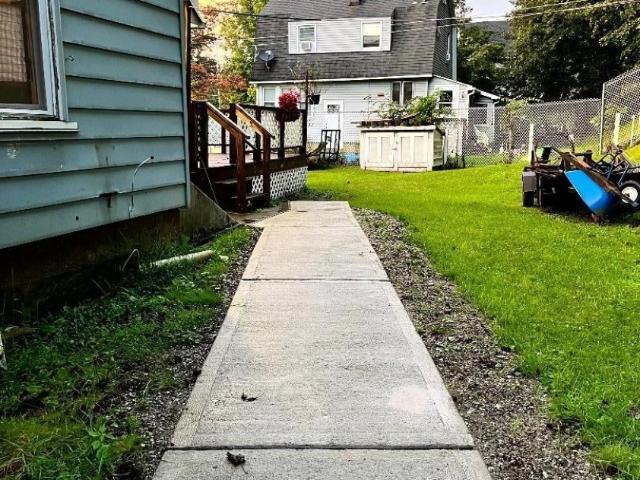 30 Fowler St