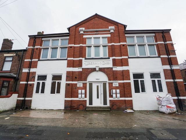 30 Flapper Fold Lane, Atherton, Manchester, Greater Manchester M46, 2 bed flat to rent, £700 pcm | PrimeLocation