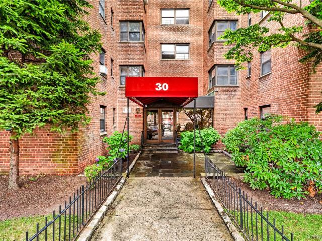30 Fleetwood Avenue 4F