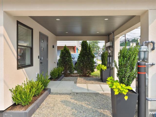 30 Franklin Place # 1