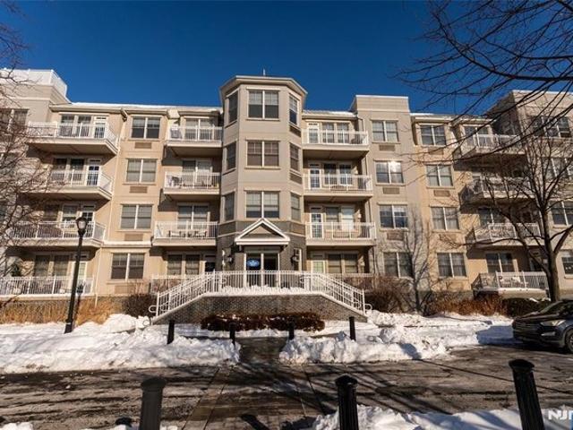 30 Freedomway Apt 406, Jersey City, NJ 07305