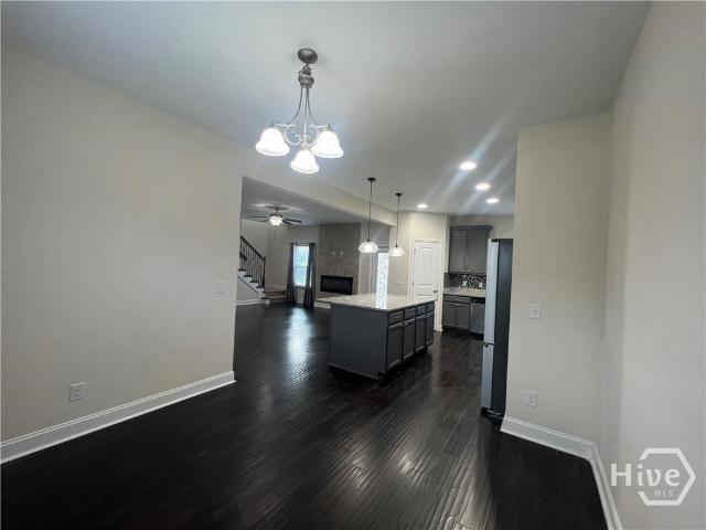 30 Gentry Way