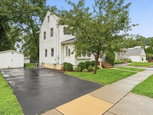 30 Genevieve Ave