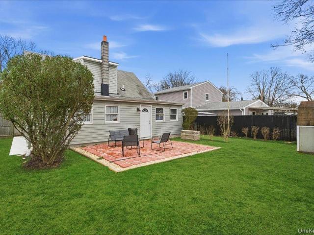 30 George Dr, Mastic, NY 11950 | MLS #895787