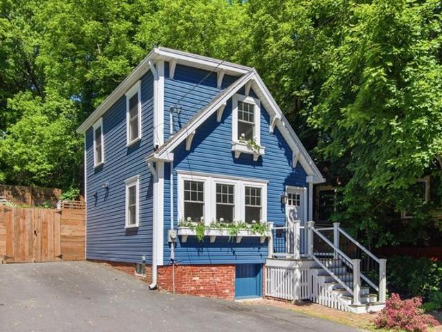 30 George St, Dover, NH 03820