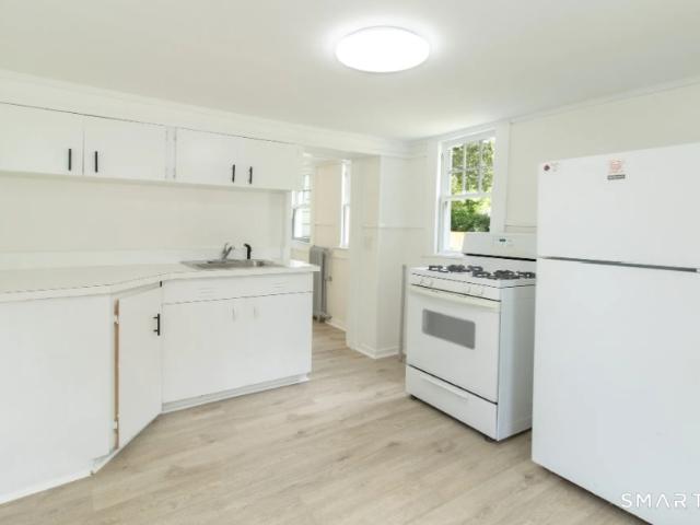 30 Grove St, Unit B, Branford, CT 06405 | MLS #24165