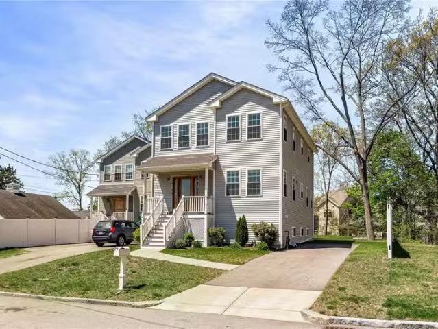 30 Groveland Ave, Providence, RI 02909 MLS #1384162