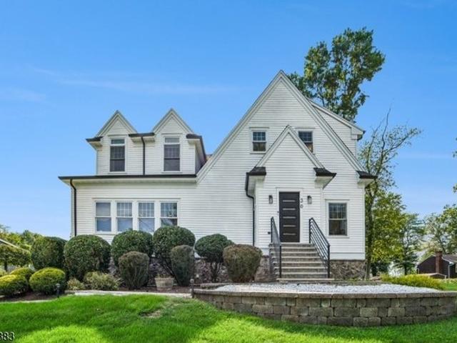 30 Groah Rd, East Hanover, NJ 07936