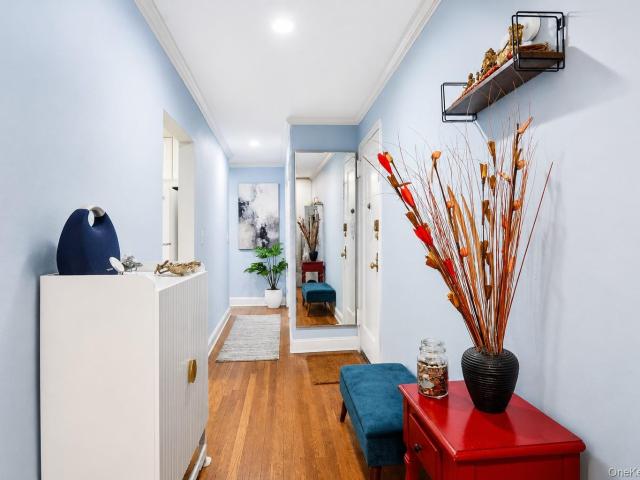 30 Grace Avenue 2F