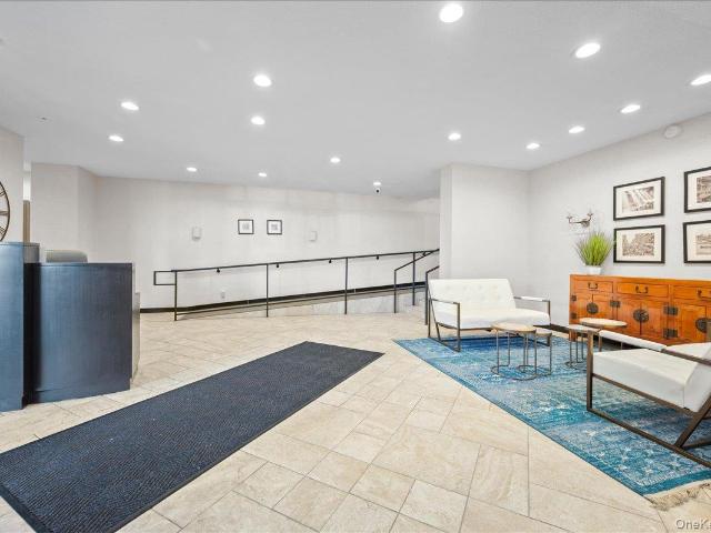 30 Greenridge Avenue 4M