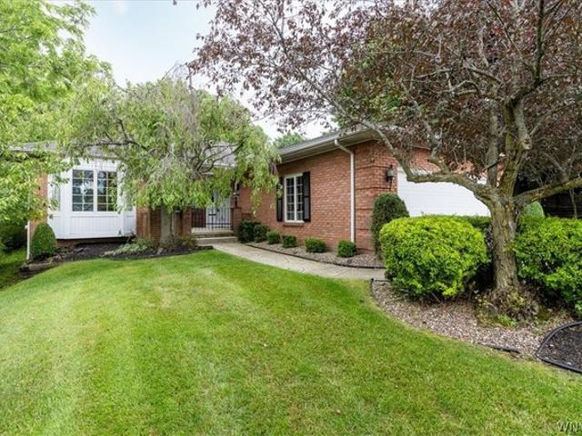 30 Hampton Hill Dr, Buffalo, NY 14221