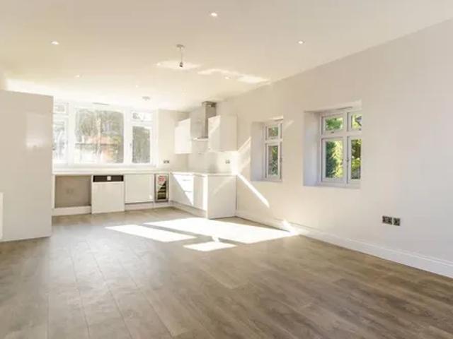 30 Harold Road, London, SE19 3PL, United Kingdom | 3 bed apartment for rent #131708956 | Rentberry