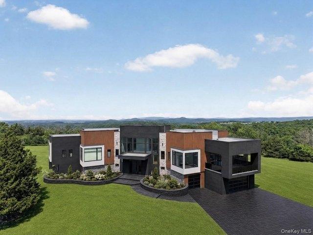 30 High Ridge Rd, Warwick, NY 10990