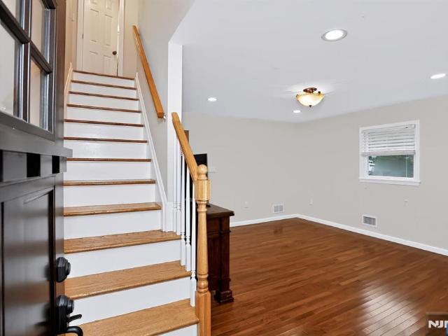 30 Highwood Drive