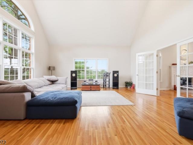 30 Homewood Dr