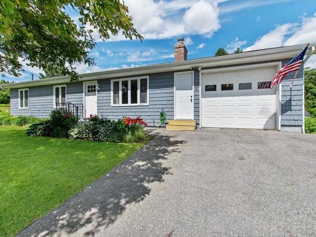 30 Holmes Rd, Canaan, VT 05903