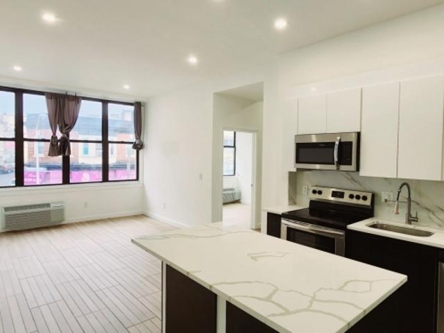 30 Howe Ave