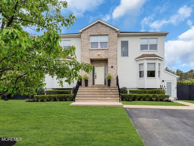 30 Independence Ct, Lakewood, NJ 08701